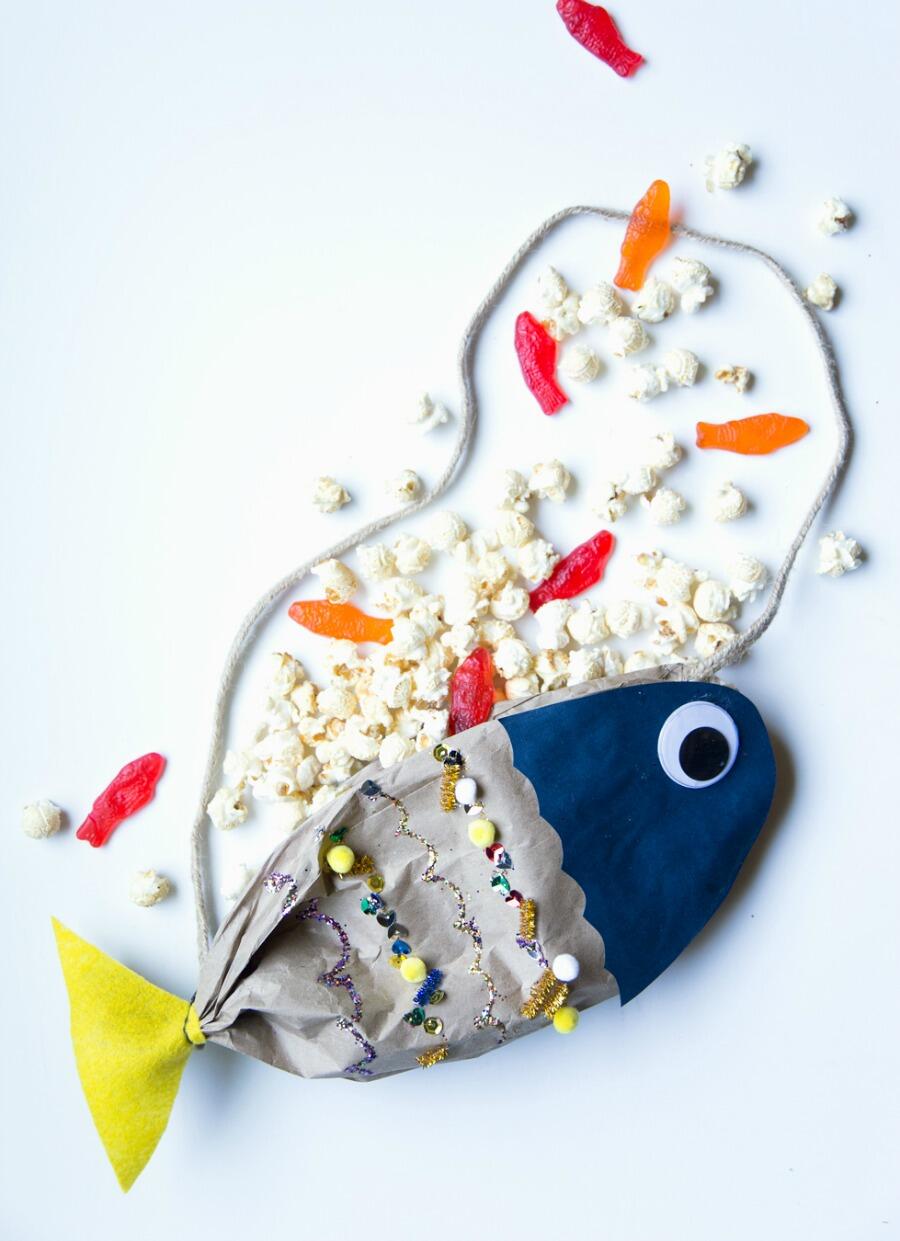 Dory DIY: Make This Snack Bag Inspired by the New Pixar Movie | Fandango