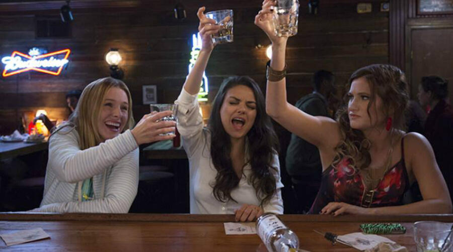Watch Mila Kunis Kristen Bell And Kathryn Hahn In Raunchy Bad Moms