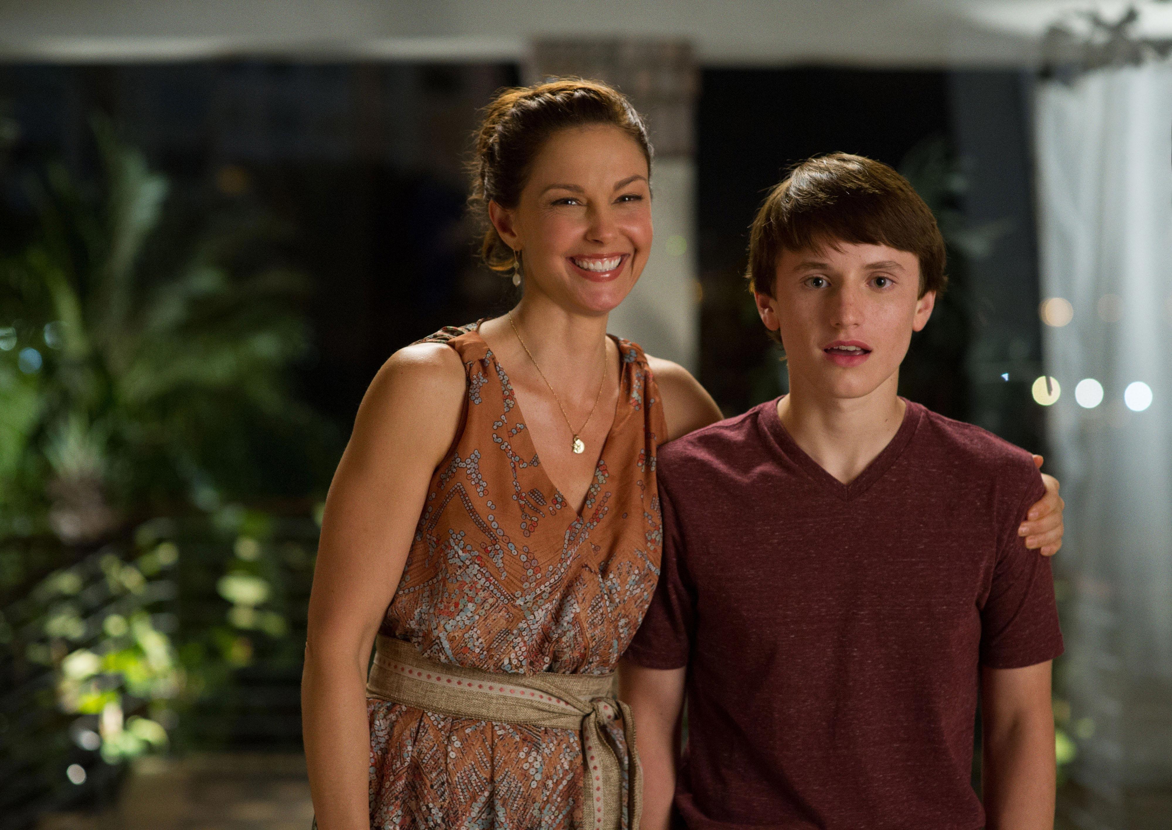 Dolphin Tale 2 Movie Photos and Stills | Fandango