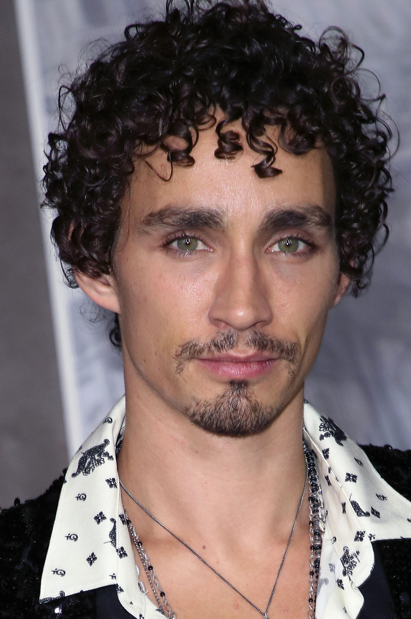 robert sheehan cherrybomb