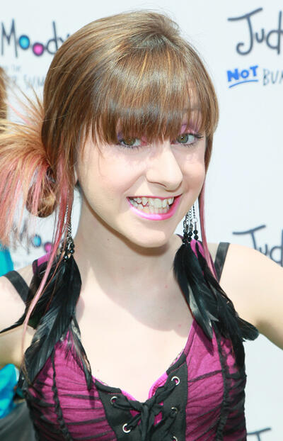 allisyn ashley arm so random