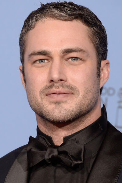 taylor kinney beard