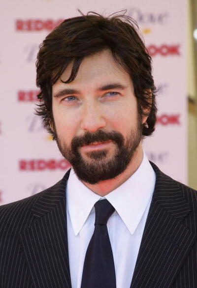 dylan mcdermott beard